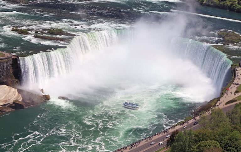 The 17 Greatest Waterfalls in the World (+Photos) - Touropia