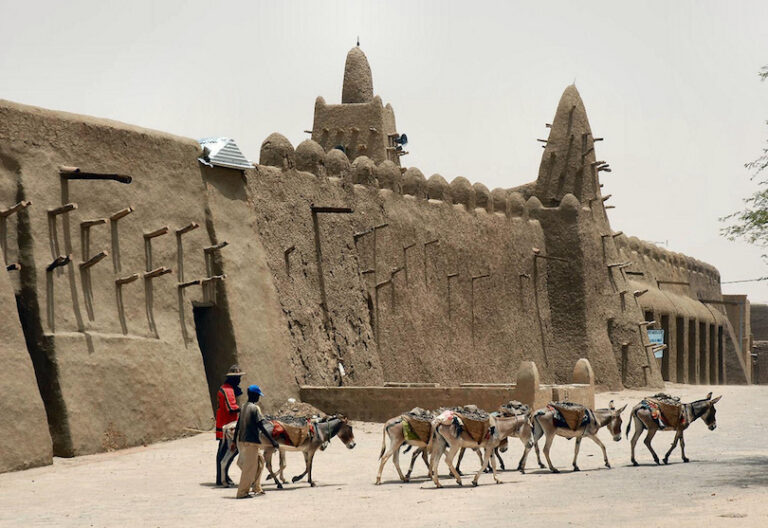 10 Most Amazing Mud Brick Buildings in the World (+Photos) - Touropia