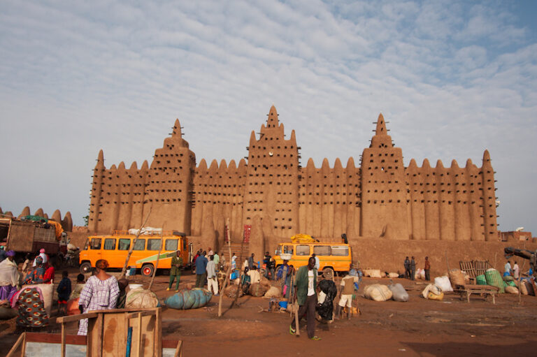 10 Most Amazing Mud Brick Buildings in the World (+Photos) - Touropia