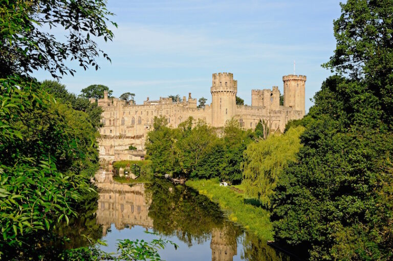 12 Magnificent Fairytale Castles around the World (+Photos) - Touropia