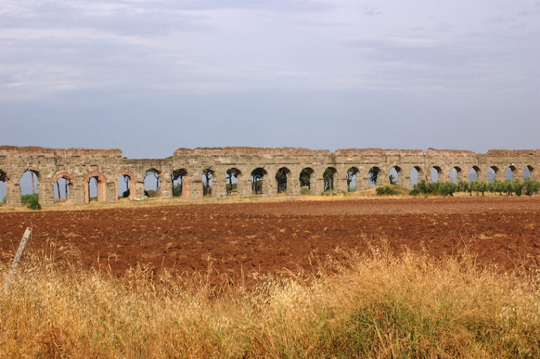 The 10 Most Impressive Ancient Aqueducts in the World (+Photos) - Touropia