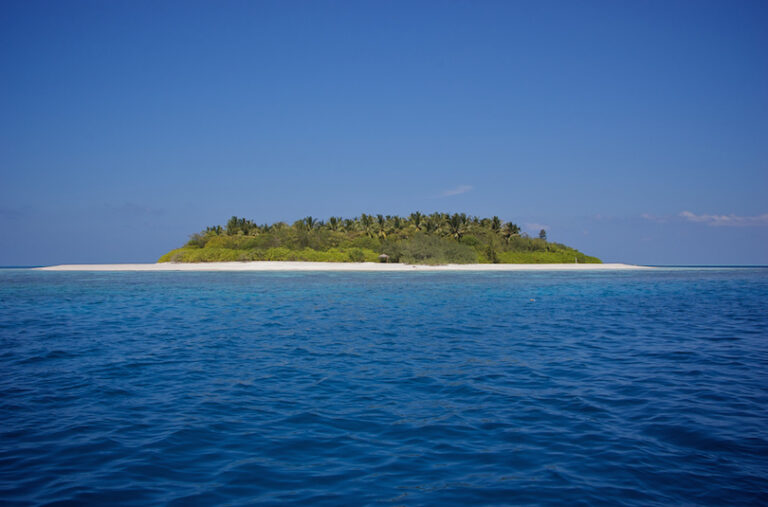 10 Uninhabited Islands around the World (+Photos) - Touropia