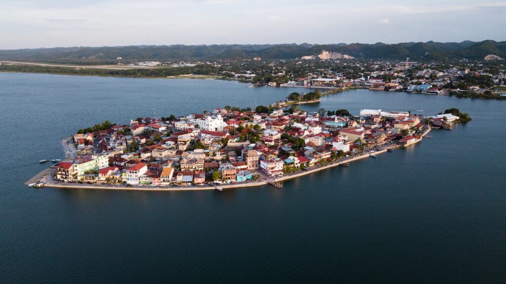 17 Amazing Island Cities around the World (+Photos) - Touropia