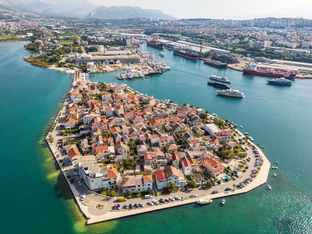 17 Amazing Island Cities around the World (+Photos) - Touropia