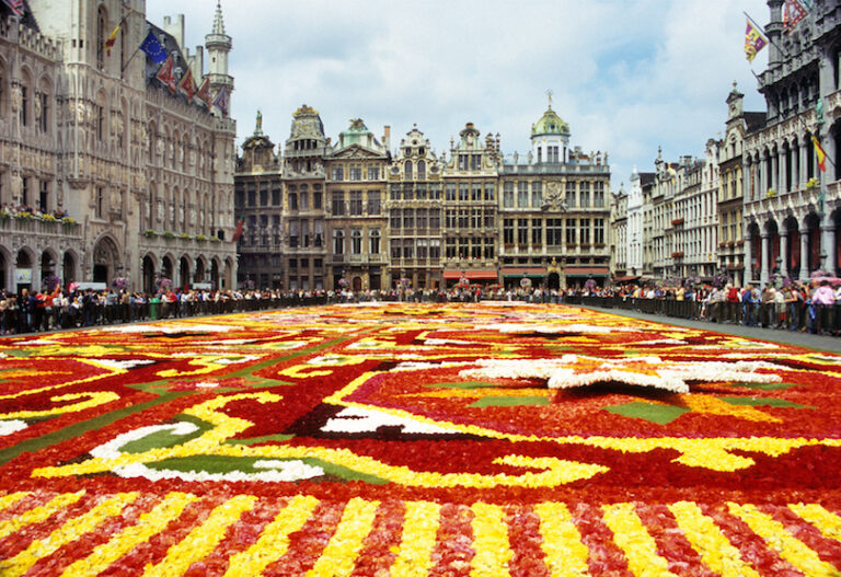 14 Most Beautiful City Squares around the World (+Photos) - Touropia