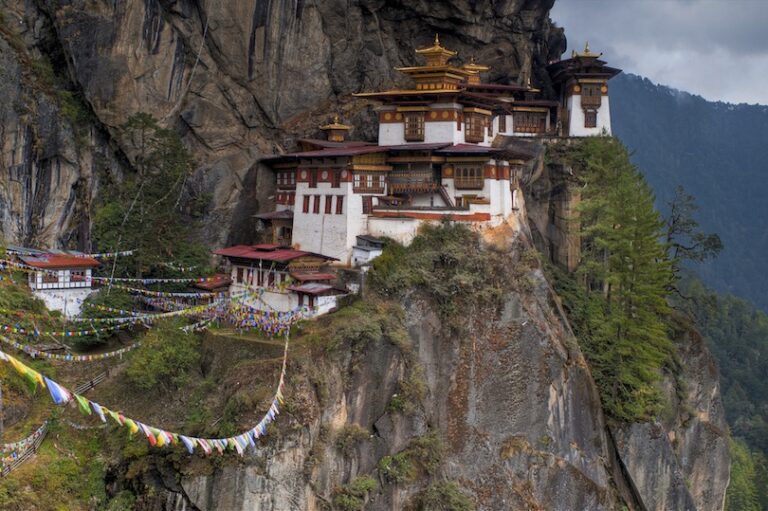 10 Amazing Buddhist Monasteries (+Photos) - Touropia