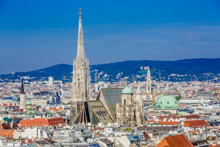 29 Most Captivating Gothic Cathedrals of Medieval Europe (+Photos ...
