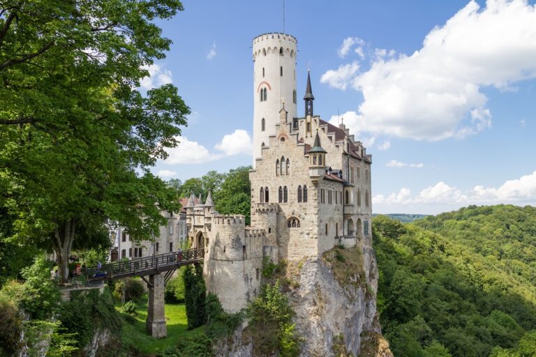 Beautiful German Castles Straight Out of a Fairy Tale (+Photos) - Touropia