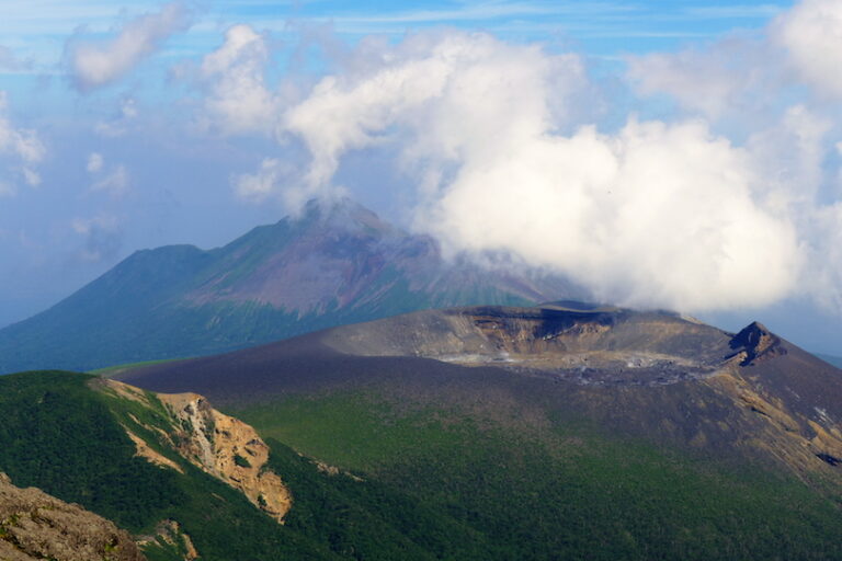 12 Most Beautiful Volcanoes in Japan (+Map) - Touropia