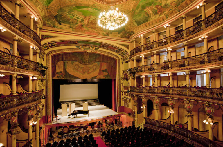 10 Most Remarkable Opera Houses in the World (+Photos) - Touropia