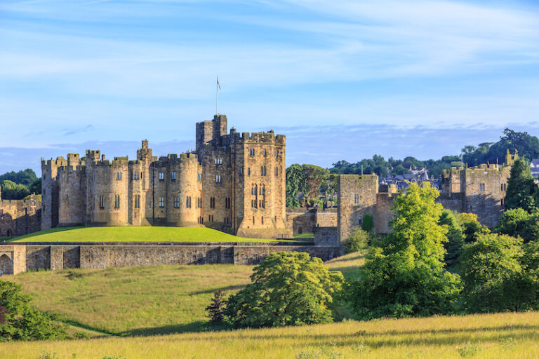25 English Castles Straight Out of a Fairy Tale (+Map) - Touropia