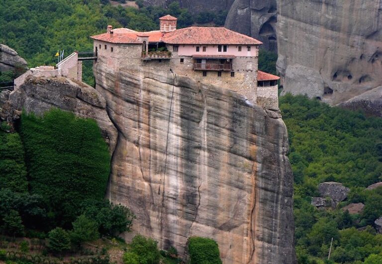 The Ancient Greek Monasteries in the Sky (+Map) - Touropia