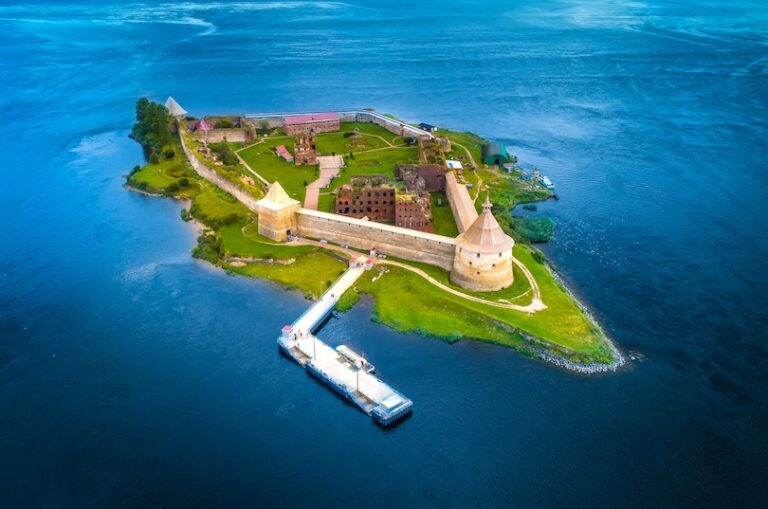 14 Most Scenic Small Towns In Russia (+Photos) - Touropia
