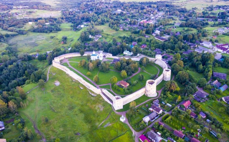 14 Most Scenic Small Towns In Russia (+Photos) - Touropia