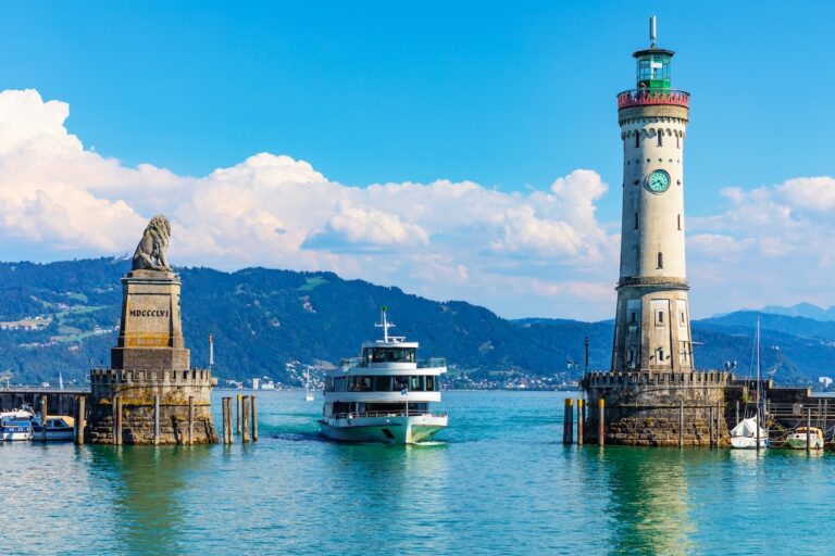 28 Most Iconic Lighthouses around the World (+Map) - Touropia
