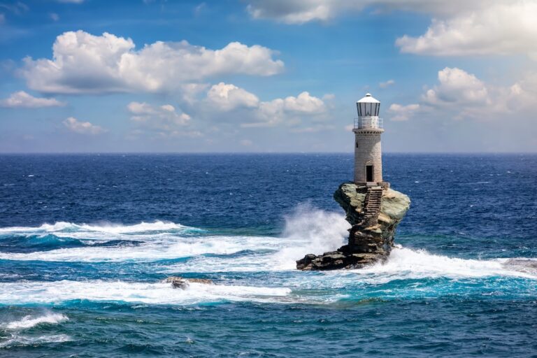 28 Most Iconic Lighthouses around the World (+Map) - Touropia