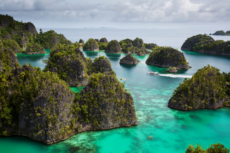 23 Most Beautiful Islands in Asia (+Map) - Touropia