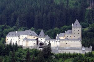 26 Mind-Blowing Castles in Austria (+Photos) - Touropia