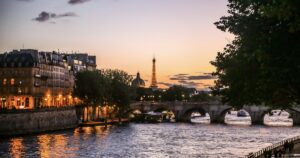 A Beginner’s Guide to Paris: How To Not Be A Useless Tourist (+Photos ...