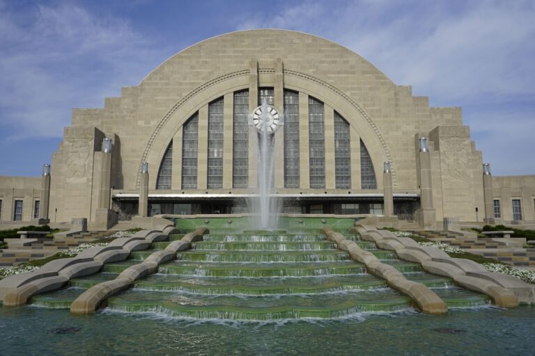 10 Most Amazing Art Deco Buildings in The World (+Photos) - Touropia
