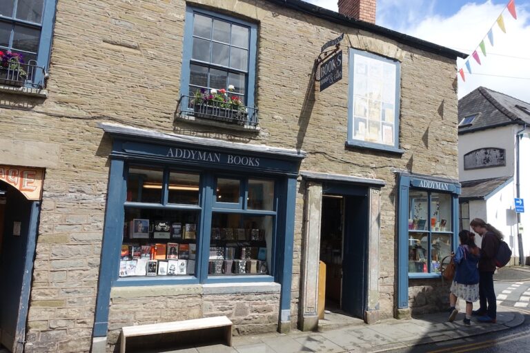 12 Most Beautiful Bookstores in the World (+Photos) - Touropia
