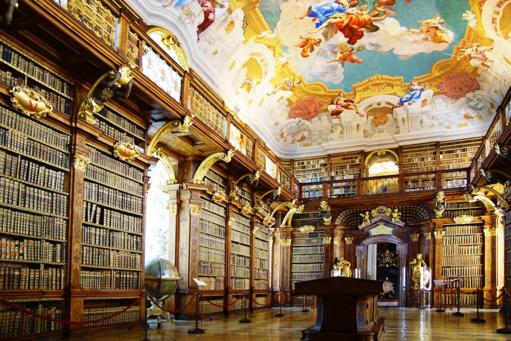 30 of the World’s Most Beautiful Libraries (+Photos) - Touropia
