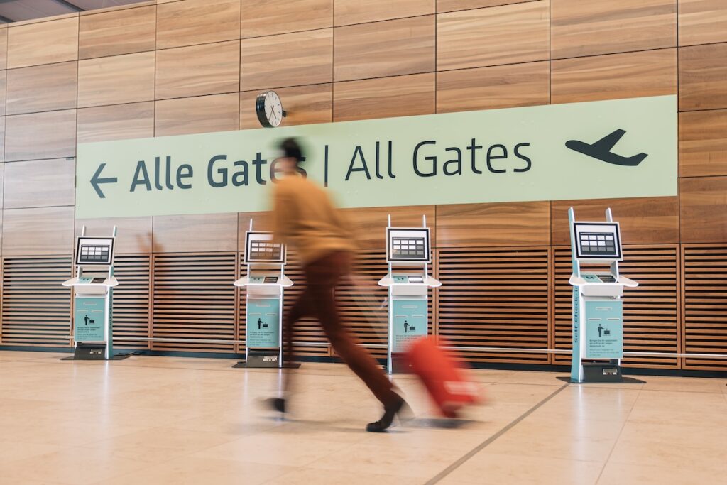 10 Common Travel Mistakes and How to Avoid Them (+Photos) - Touropia