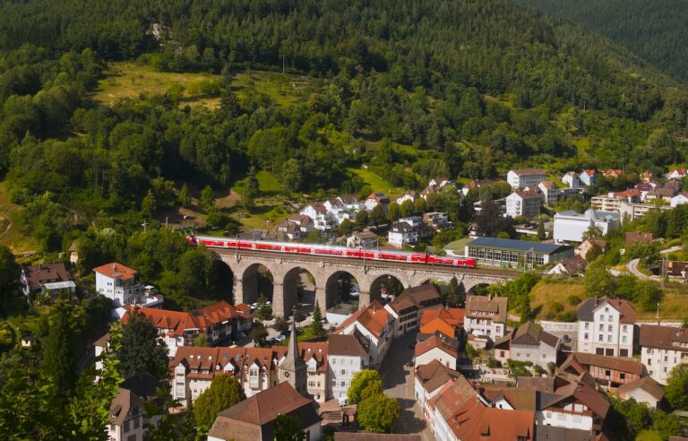 10 of the Most Scenic Train Rides across Europe (+Photos) - Touropia