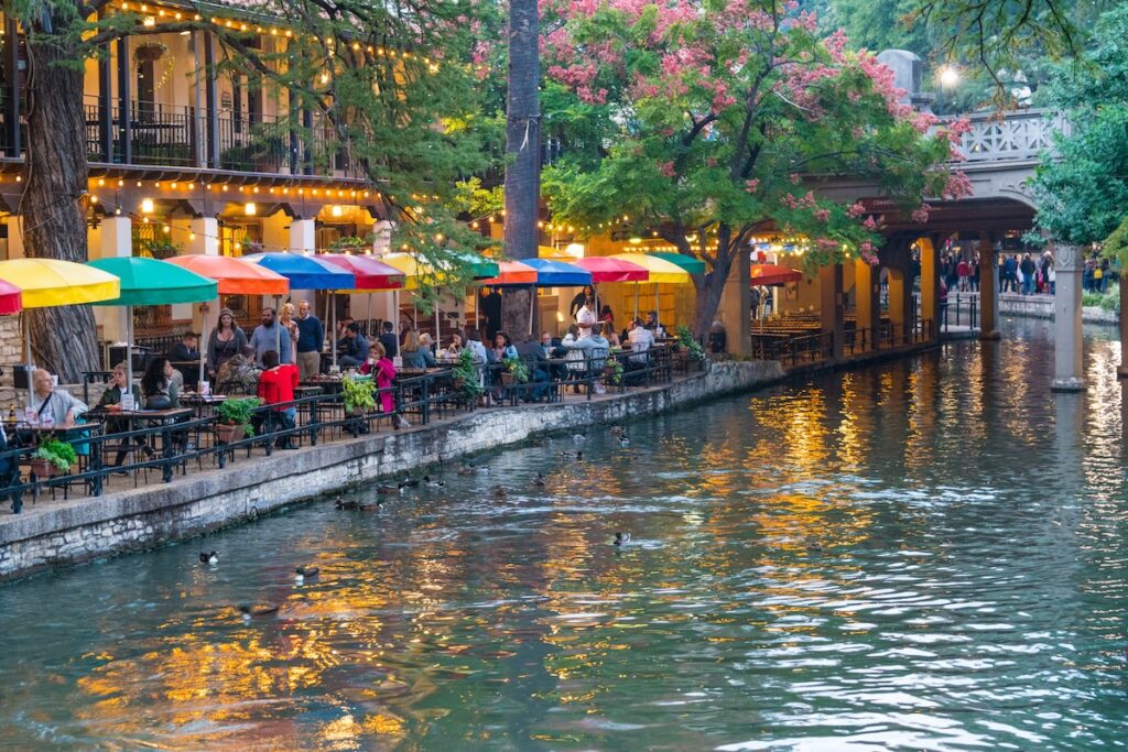 12 Most Beautiful Waterfront Cities in the U.S. (+Photos) - Touropia