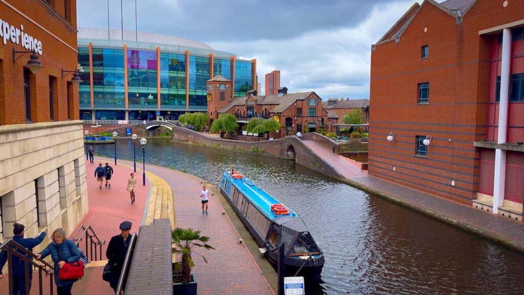 29 Most Beautiful Canal Cities in the World (+Photos) - Touropia
