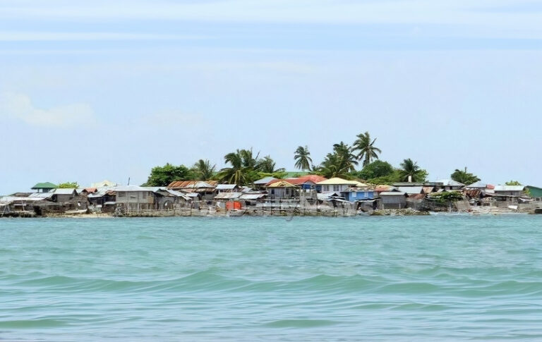 The 7 Most Densely Populated Islands in the World (+Photos) - Touropia