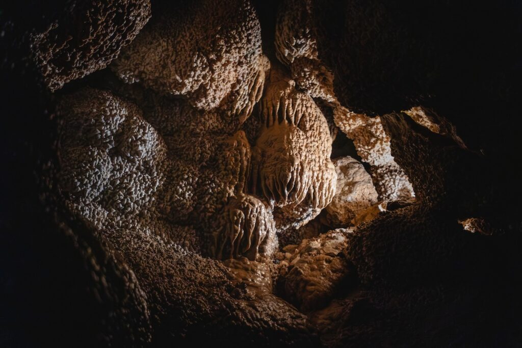 7 Most Spectacular Caves in the U.S. (+Map) - Touropia