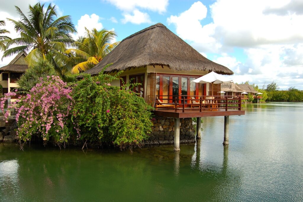 6 Best Countries to Stay in an Overwater Bungalow (+Map) - Touropia