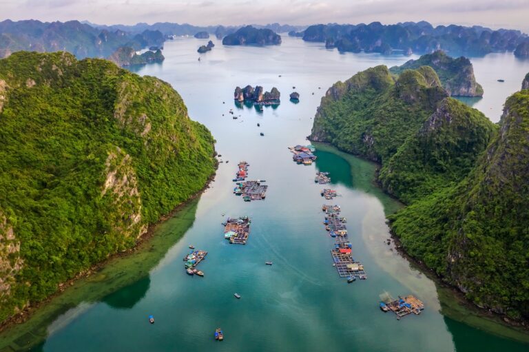 10 Amazing Floating Villages Across The World (+Photos) - Touropia