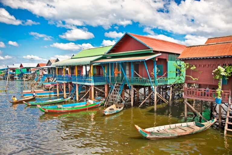 10 Amazing Floating Villages Across The World (+Photos) - Touropia