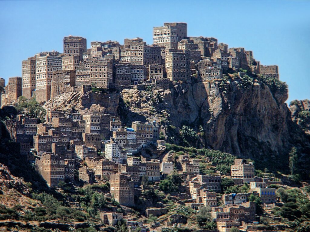17 Clifftop Villages With Spectacular Views (+Photos) - Touropia