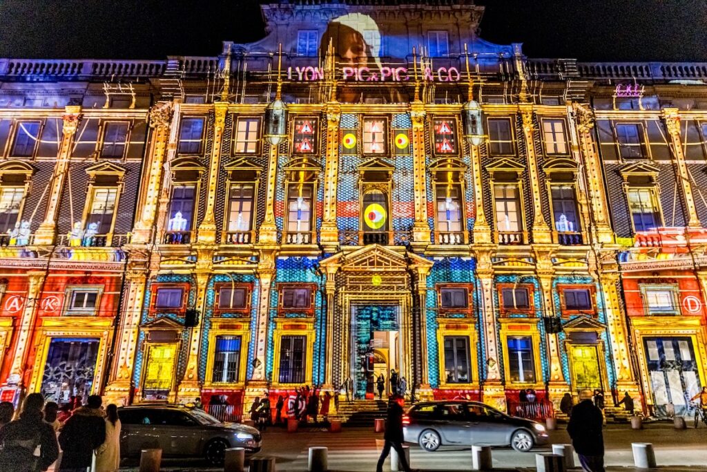 15 of the World’s Most Magical Light Displays (+Photos) - Touropia