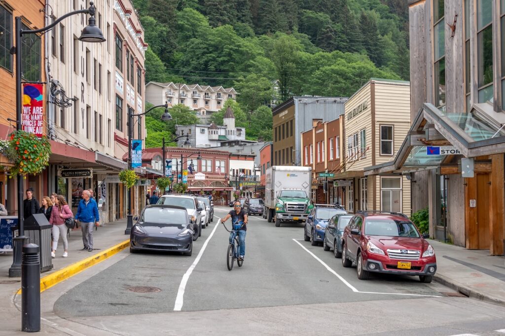 9 Modern Cities You Can’t Drive To (+Photos) - Touropia